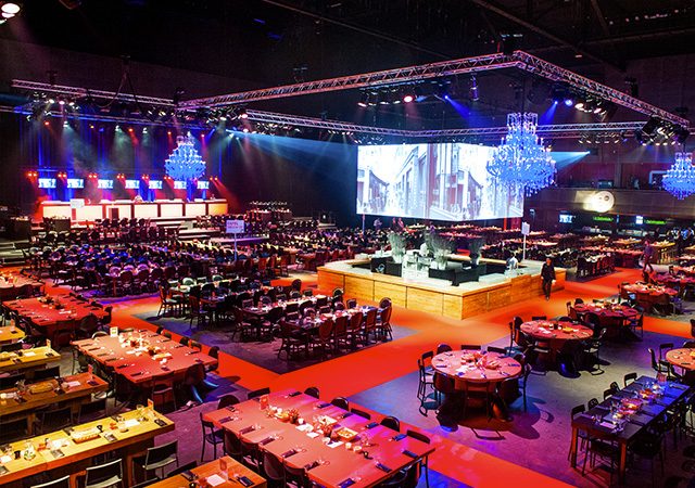 Sitting dinner | AFAS Live